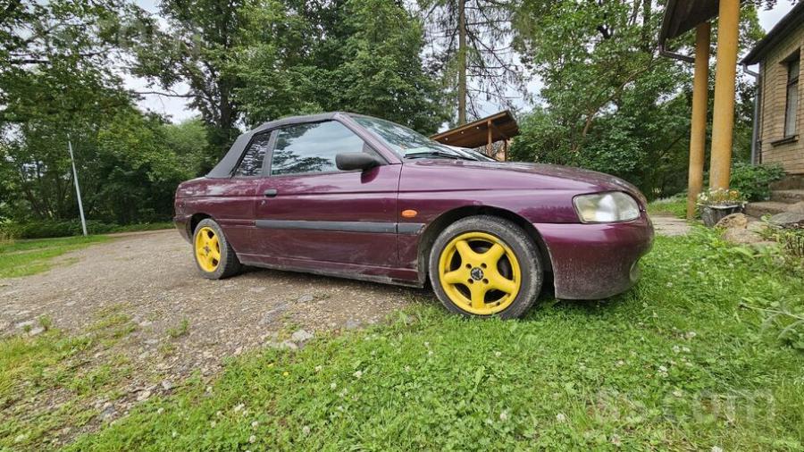 Violets Ford Escort 1995 Jēkabpils, ar dzinēja tilpumu 1.60 L un nobraukumu 74 tūkst. km par 1295 €, foto 1 vietnē AUTOMOTO.COM.LV