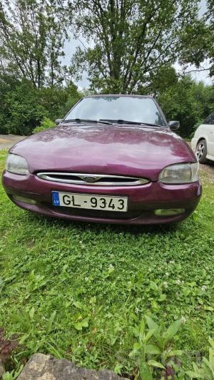 Violets Ford Escort 1995 Jēkabpils, ar dzinēja tilpumu 1.60 L un nobraukumu 74 tūkst. km par 1295 €, foto 2 vietnē AUTOMOTO.COM.LV