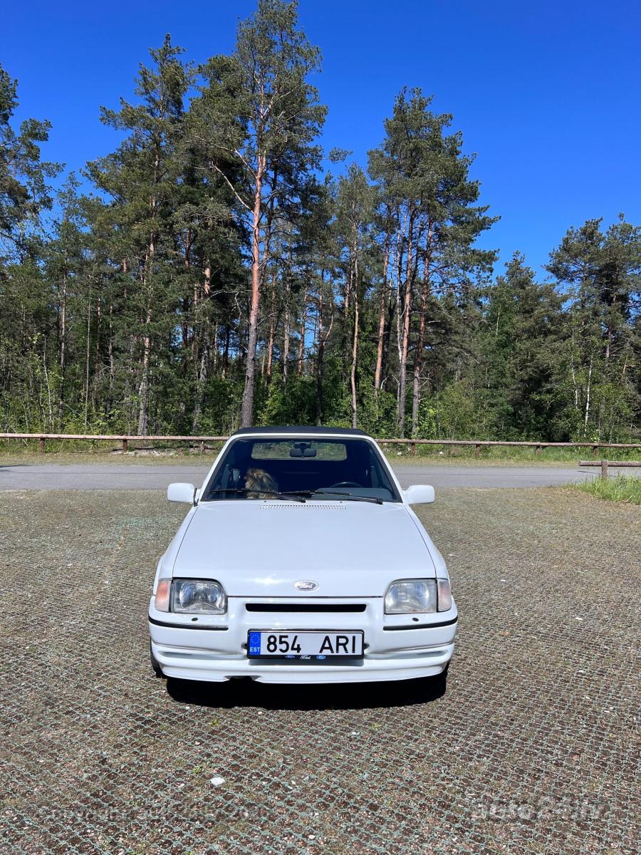 Balts Ford Escort 1990 Tallina, ar dzinēja tilpumu 1.60 L un nobraukumu 25 tūkst. km par 3900 €, foto 3 vietnē AUTOMOTO.COM.LV