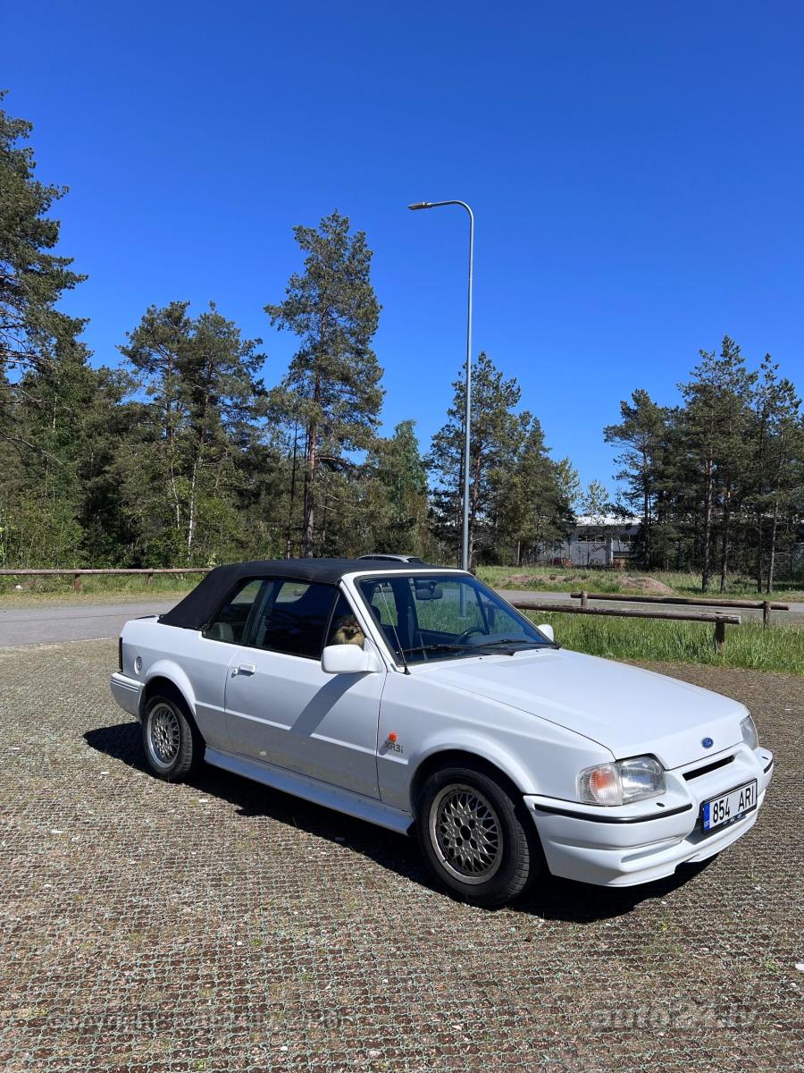 Balts Ford Escort 1990 Tallina, ar dzinēja tilpumu 1.60 L un nobraukumu 25 tūkst. km par 3900 €, foto 4 vietnē AUTOMOTO.COM.LV