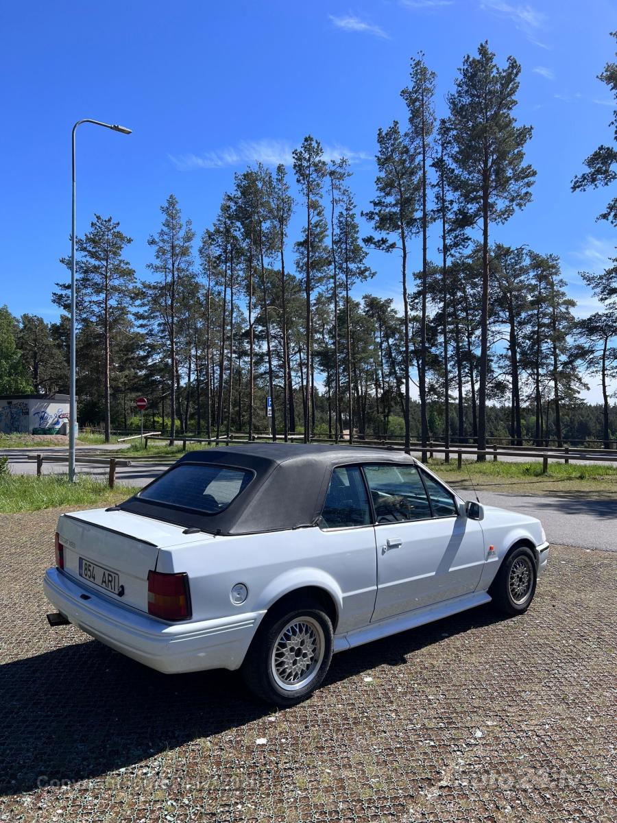 Balts Ford Escort 1990 Tallina, ar dzinēja tilpumu 1.60 L un nobraukumu 25 tūkst. km par 3900 €, foto 5 vietnē AUTOMOTO.COM.LV