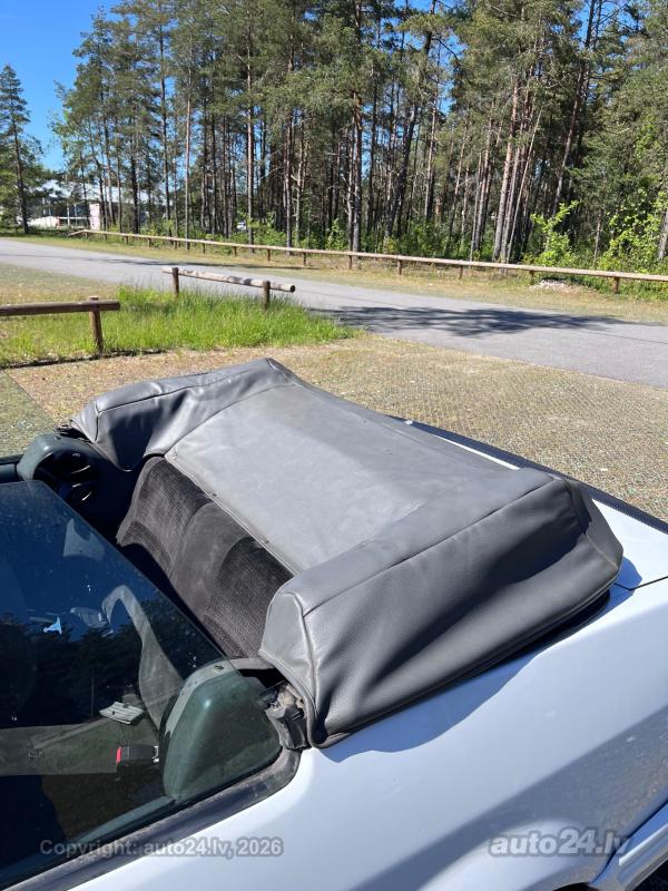 Balts Ford Escort 1990 Tallina, ar dzinēja tilpumu 1.60 L un nobraukumu 25 tūkst. km par 3900 €, foto 10 vietnē AUTOMOTO.COM.LV