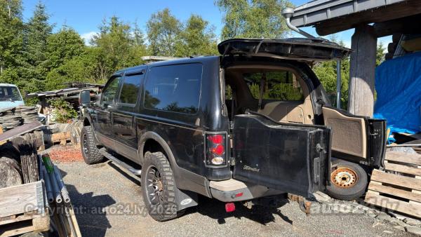 Black Ford Excursion 2000 in Tartu, with an engine capacity of 7.30 L and mileage of 180 thousand km for 20000 €, photo 5 on AUTOMOTO.COM.LV