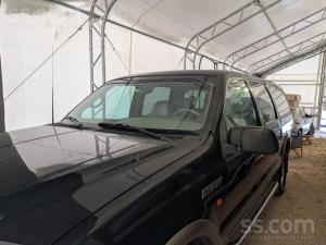 Melns Ford Excursion 2001 Rīga, ar dzinēja tilpumu 6.70 L un nobraukumu 299 tūkst. km par 11900 €, foto 3 vietnē AUTOMOTO.COM.LV