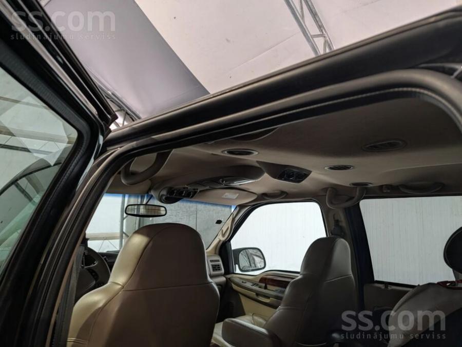 Melns Ford Excursion 2001 Rīga, ar dzinēja tilpumu 6.70 L un nobraukumu 299 tūkst. km par 11900 €, foto 9 vietnē AUTOMOTO.COM.LV