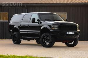 Black Ford Excursion 2002 in Jelgava, with an engine capacity of 7.00 L and mileage of 128 thousand km for 27000 €, photo 3 on AUTOMOTO.COM.LV