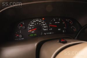 Black Ford Excursion 2002 in Jelgava, with an engine capacity of 7.00 L and mileage of 128 thousand km for 27000 €, photo 23 on AUTOMOTO.COM.LV