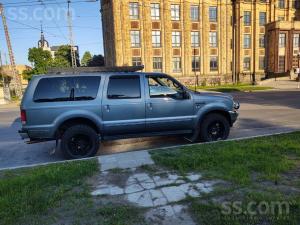 Blue Ford Excursion 2000 in Riga, with an engine capacity of 6.80 L and mileage of 234 thousand km for 10000 €, photo 3 on AUTOMOTO.COM.LV