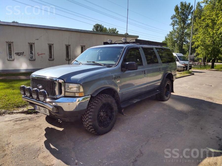 Blue Ford Excursion 2000 in Riga, with an engine capacity of 6.80 L and mileage of 234 thousand km for 10000 €, photo 4 on AUTOMOTO.COM.LV