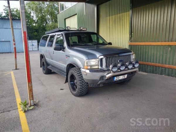 Синий Форд Экскурсия 2000 в Рига, объемом двигателя 6.80 л и пробегом 234 тыс. км за 10000 €, фото 4 на AUTOMOTO.COM.LV