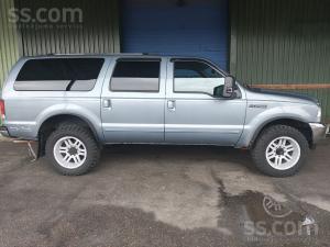Zils Ford Excursion 2000 Rīga, ar dzinēja tilpumu 6.80 L un nobraukumu 234 tūkst. km par 12500 €, foto  vietnē AUTOMOTO.COM.LV