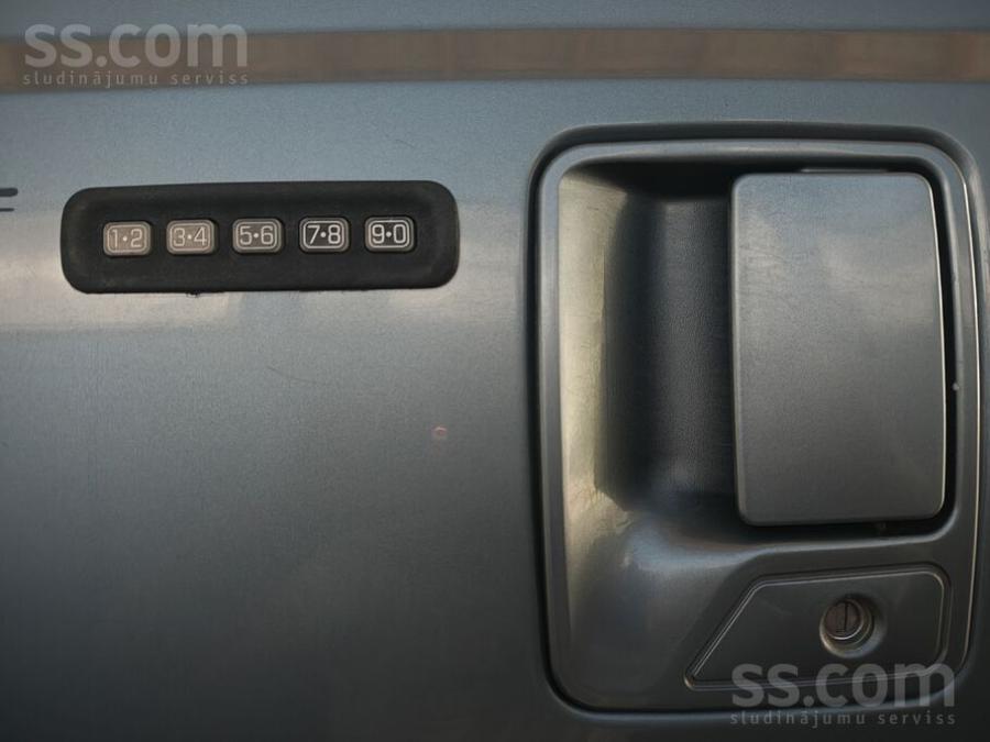 Zils Ford Excursion 2000 Rīga, ar dzinēja tilpumu 6.80 L un nobraukumu 234 tūkst. km par 12500 €, foto 8 vietnē AUTOMOTO.COM.LV