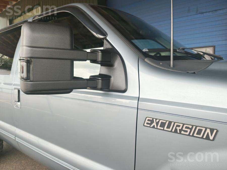 Zils Ford Excursion 2000 Rīga, ar dzinēja tilpumu 6.80 L un nobraukumu 234 tūkst. km par 12500 €, foto 11 vietnē AUTOMOTO.COM.LV