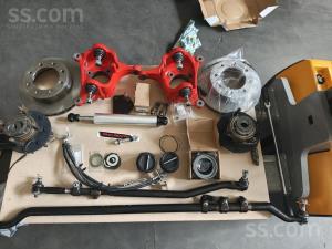 Zils Ford Excursion 2000 Rīga, ar dzinēja tilpumu 6.80 L un nobraukumu 234 tūkst. km par 12500 €, foto 15 vietnē AUTOMOTO.COM.LV