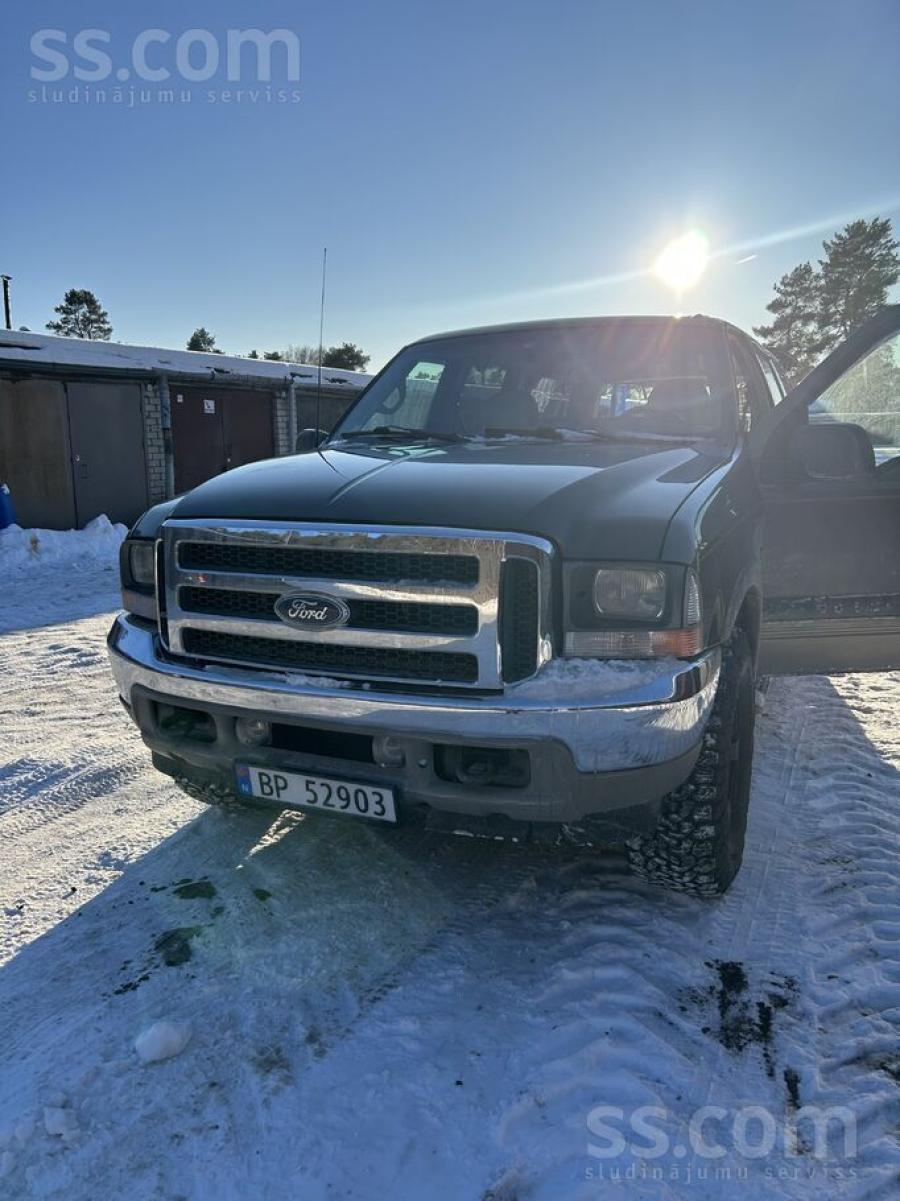 Green Ford Excursion 2000 in Riga, with an engine capacity of 7.30 L and mileage of 288 thousand km for 10000 €, photo 4 on AUTOMOTO.COM.LV