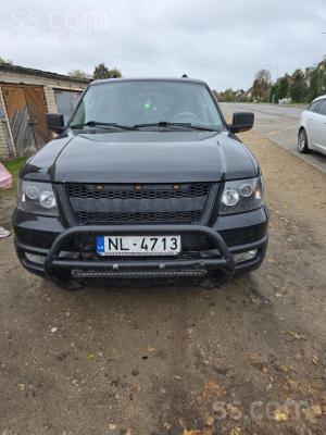 Black Ford Expedition 2005 in Aizkraukle, with an engine capacity of 5.40 L and mileage of 250 thousand km for 3000 €, photo 1 on AUTOMOTO.COM.LV