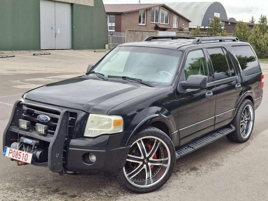 Black Ford Expedition 2009 in Silute, with an engine capacity of 5.41 L and mileage of 234 thousand km for 4500 €, photo 7 on AUTOMOTO.COM.LV