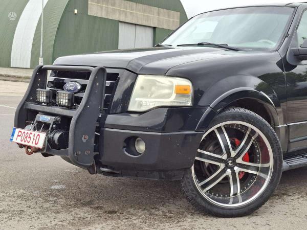 Black Ford Expedition 2009 in Silute, with an engine capacity of 5.41 L and mileage of 234 thousand km for 4500 €, photo 10 on AUTOMOTO.COM.LV