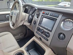 Black Ford Expedition 2009 in Silute, with an engine capacity of 5.41 L and mileage of 234 thousand km for 4500 €, photo 15 on AUTOMOTO.COM.LV