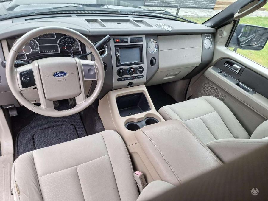 Black Ford Expedition 2009 in Silute, with an engine capacity of 5.41 L and mileage of 234 thousand km for 4500 €, photo 16 on AUTOMOTO.COM.LV