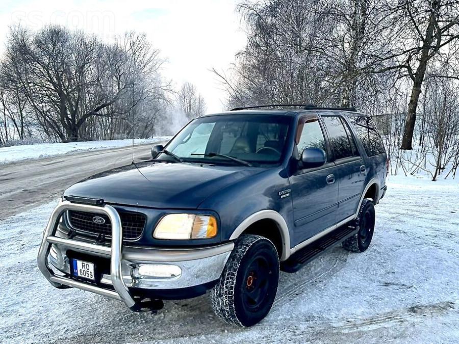 Blue Ford Expedition 1998 in Riga, with an engine capacity of 5.40 L and mileage of 195 thousand km for 6800 €, photo 1 on AUTOMOTO.COM.LV