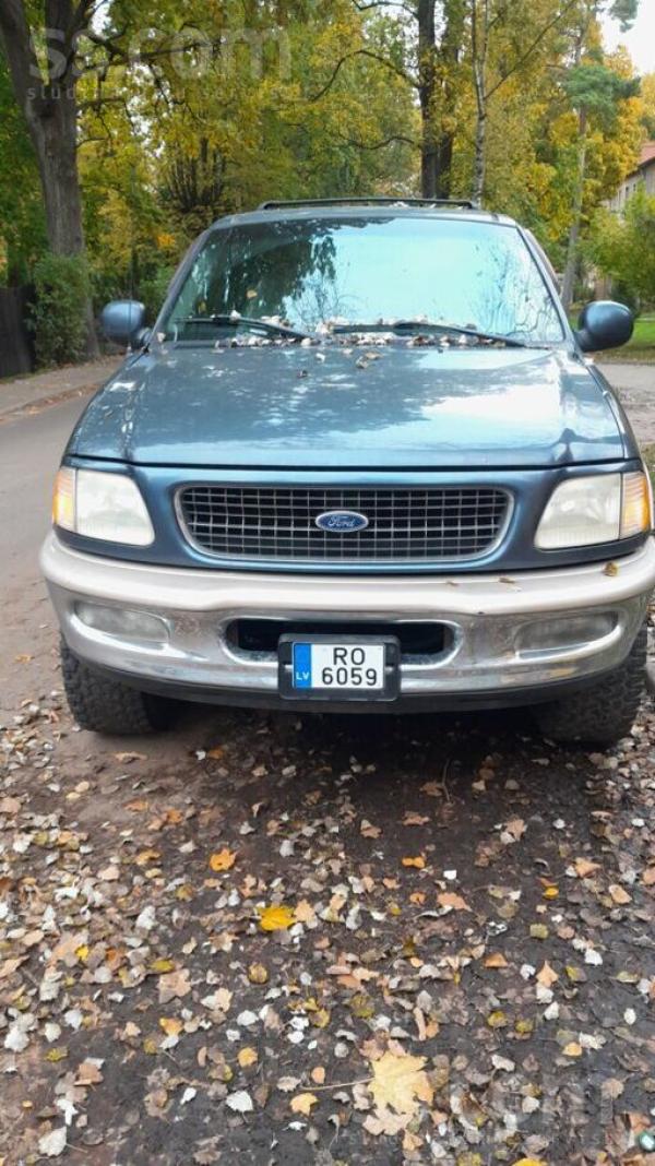 Zils Ford Expedition 1998 Rīga, ar dzinēja tilpumu 5.40 L un nobraukumu 0 tūkst. km par 3500 €, foto 1 vietnē AUTOMOTO.COM.LV