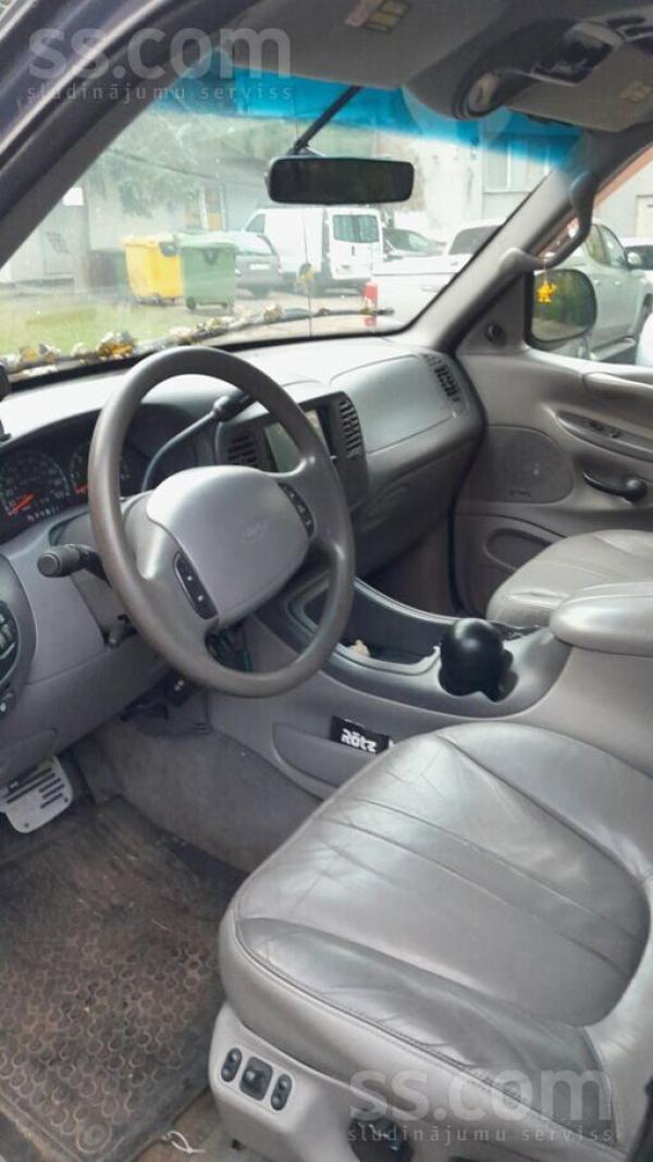 Zils Ford Expedition 1998 Rīga, ar dzinēja tilpumu 5.40 L un nobraukumu 0 tūkst. km par 3500 €, foto 8 vietnē AUTOMOTO.COM.LV