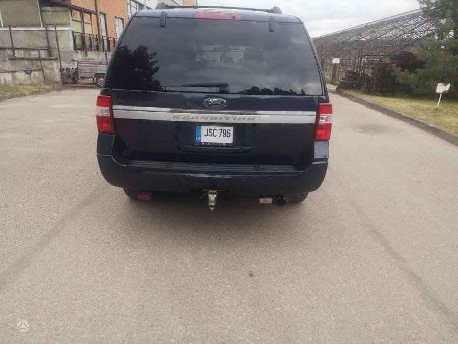 Blue Ford Expedition 2017 in Vilnius, with an engine capacity of 3.50 L and mileage of 150 thousand km for 10999 €, photo 6 on AUTOMOTO.COM.LV