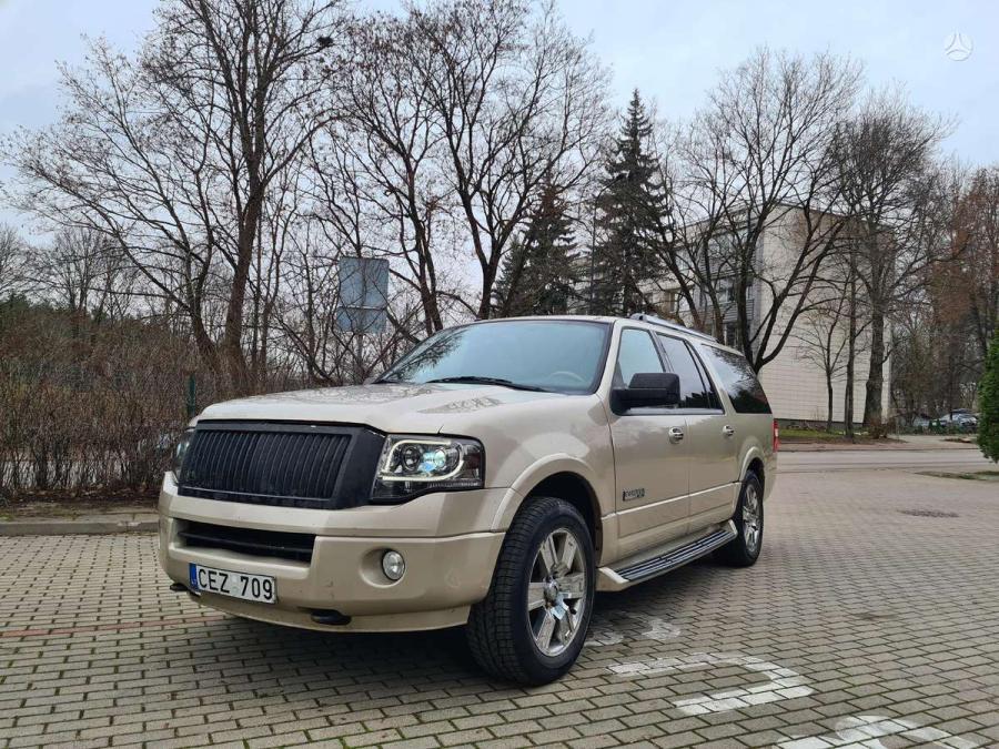 Brown Ford Expedition 2007 in Vilnius, with an engine capacity of 5.41 L and mileage of 184 thousand km for 7500 €, photo 1 on AUTOMOTO.COM.LV