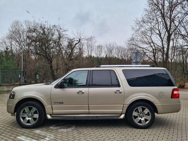 Brown Ford Expedition 2007 in Vilnius, with an engine capacity of 5.41 L and mileage of 184 thousand km for 7500 €, photo 2 on AUTOMOTO.COM.LV