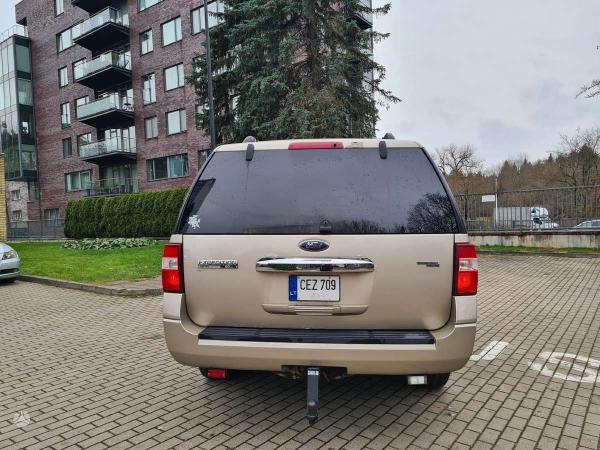 Brown Ford Expedition 2007 in Vilnius, with an engine capacity of 5.41 L and mileage of 184 thousand km for 7500 €, photo 4 on AUTOMOTO.COM.LV