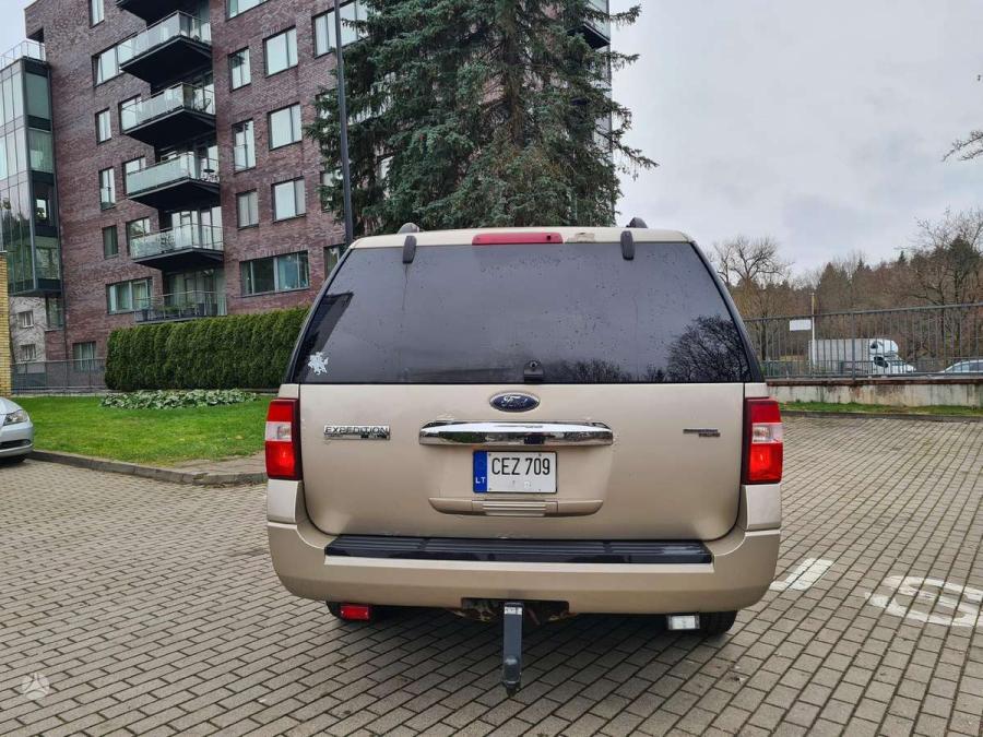 Brown Ford Expedition 2007 in Vilnius, with an engine capacity of 5.41 L and mileage of 184 thousand km for 7500 €, photo 4 on AUTOMOTO.COM.LV