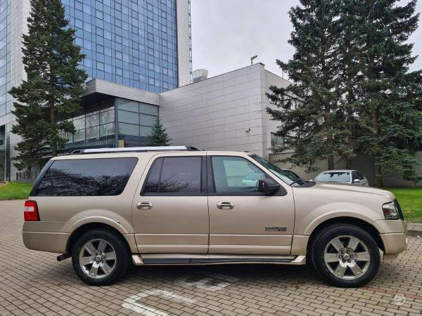 Brown Ford Expedition 2007 in Vilnius, with an engine capacity of 5.41 L and mileage of 184 thousand km for 7500 €, photo 6 on AUTOMOTO.COM.LV