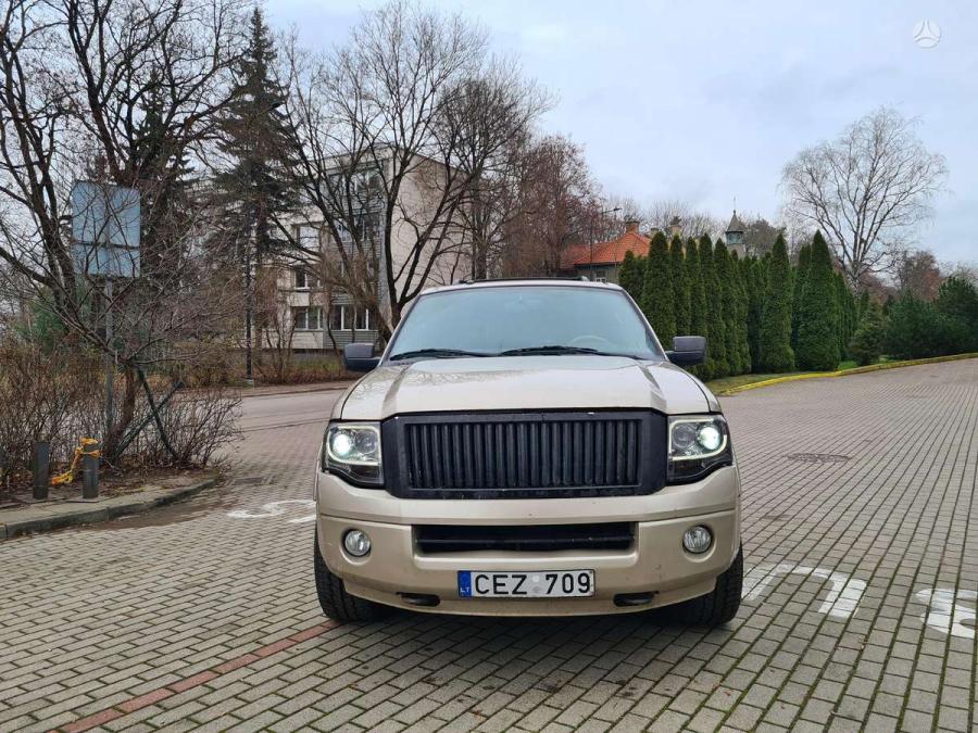 Brown Ford Expedition 2007 in Vilnius, with an engine capacity of 5.41 L and mileage of 184 thousand km for 7500 €, photo 8 on AUTOMOTO.COM.LV