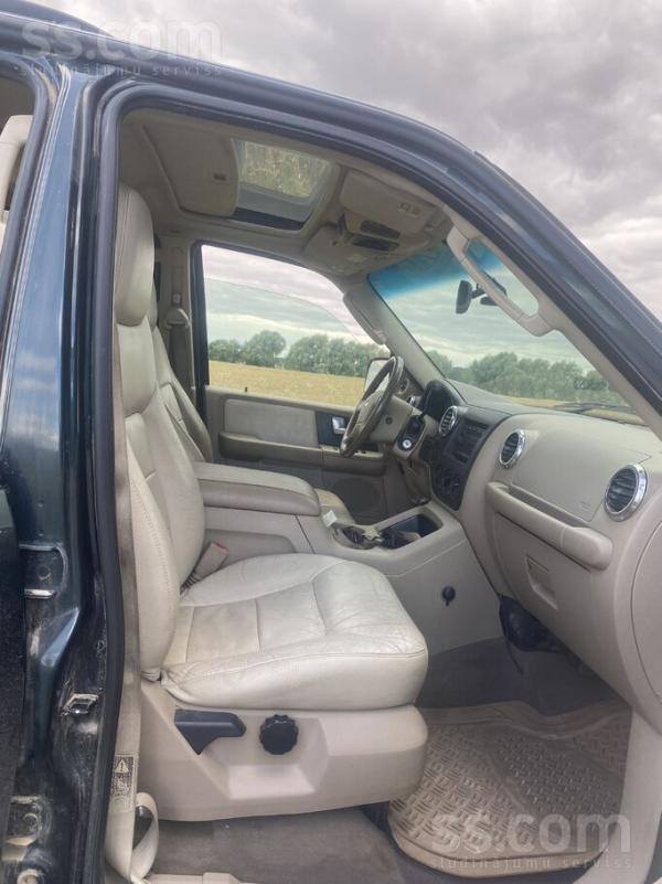 Green Ford Expedition 2002 in Bauska, with an engine capacity of 5.40 L and mileage of 192 thousand km for 3500 €, photo 2 on AUTOMOTO.COM.LV