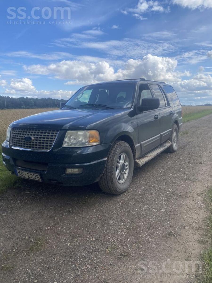 Zaļš Ford Expedition 2002 Bauska, ar dzinēja tilpumu 5.40 L un nobraukumu 192 tūkst. km par 3500 €, foto 1 vietnē AUTOMOTO.COM.LV