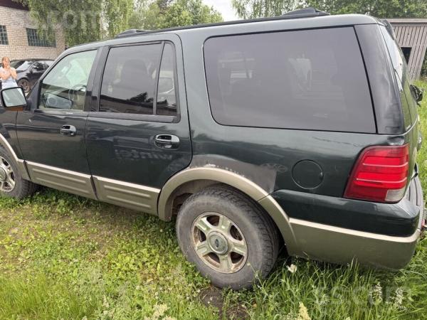 Green Ford Expedition 2004 in Aizkraukle, with an engine capacity of 5.40 L and mileage of 452 thousand km for 5500 €, photo 4 on AUTOMOTO.COM.LV