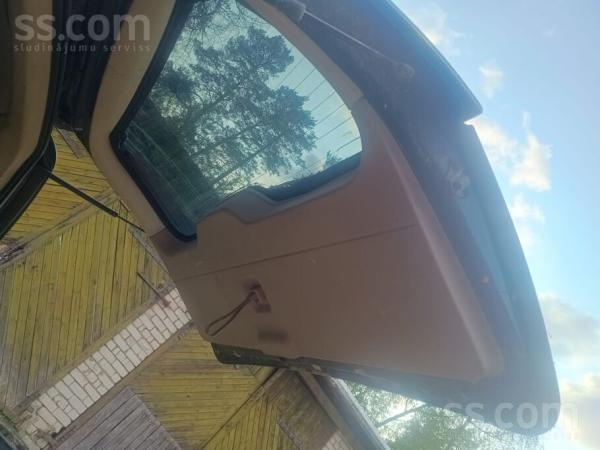 Green Ford Expedition 2004 in Riga, with an engine capacity of 5.40 L and mileage of 300 thousand km for 2000 €, photo 10 on AUTOMOTO.COM.LV
