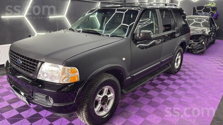 Melns Ford Explorer 2003 Jelgava, ar dzinēja tilpumu 4.00 L un nobraukumu 167 tūkst. km par 3550 €, foto 1 vietnē AUTOMOTO.COM.LV