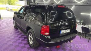Melns Ford Explorer 2003 Jelgava, ar dzinēja tilpumu 4.00 L un nobraukumu 167 tūkst. km par 3550 €, foto 3 vietnē AUTOMOTO.COM.LV