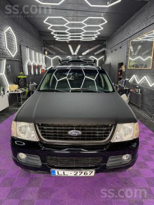 Melns Ford Explorer 2003 Jelgava, ar dzinēja tilpumu 4.00 L un nobraukumu 167 tūkst. km par 3550 €, foto 5 vietnē AUTOMOTO.COM.LV
