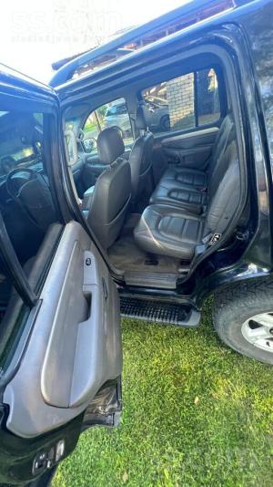 Melns Ford Explorer 2003 Jelgava, ar dzinēja tilpumu 4.00 L un nobraukumu 167 tūkst. km par 3550 €, foto 9 vietnē AUTOMOTO.COM.LV