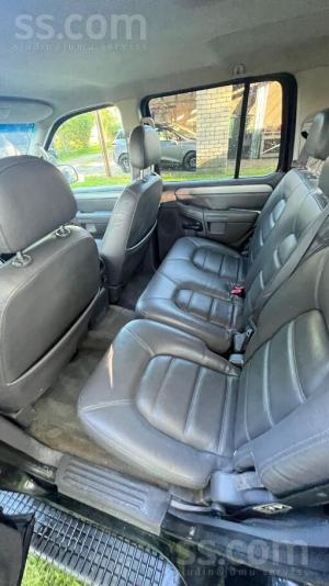 Melns Ford Explorer 2003 Jelgava, ar dzinēja tilpumu 4.00 L un nobraukumu 167 tūkst. km par 3550 €, foto 11 vietnē AUTOMOTO.COM.LV