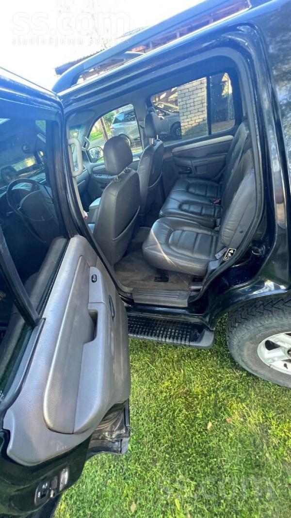 Melns Ford Explorer 2003 Jelgava, ar dzinēja tilpumu 4.00 L un nobraukumu 167 tūkst. km par 3500 €, foto 8 vietnē AUTOMOTO.COM.LV
