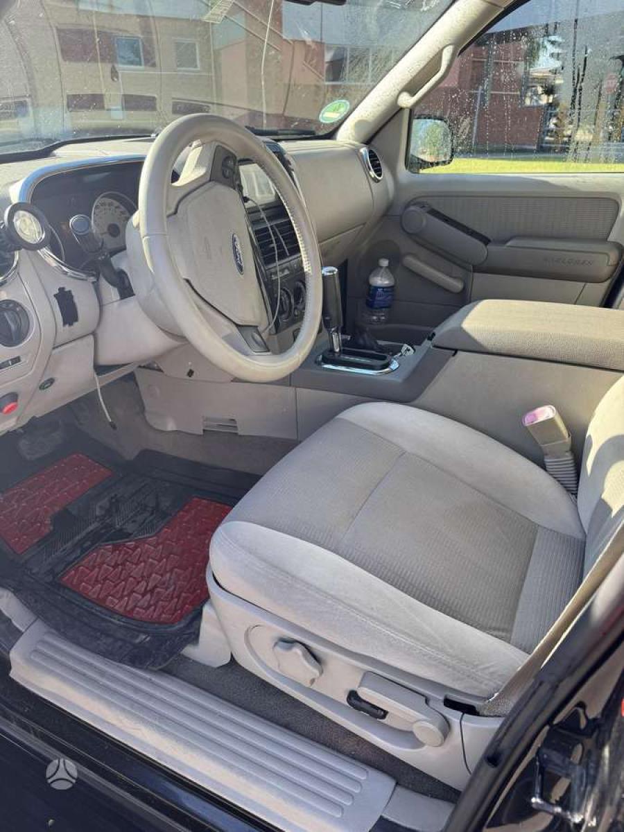 Melns Ford Explorer 2007 Šauļi, ar dzinēja tilpumu 0.40 L un nobraukumu 138 tūkst. km par 7100 €, foto 8 vietnē AUTOMOTO.COM.LV
