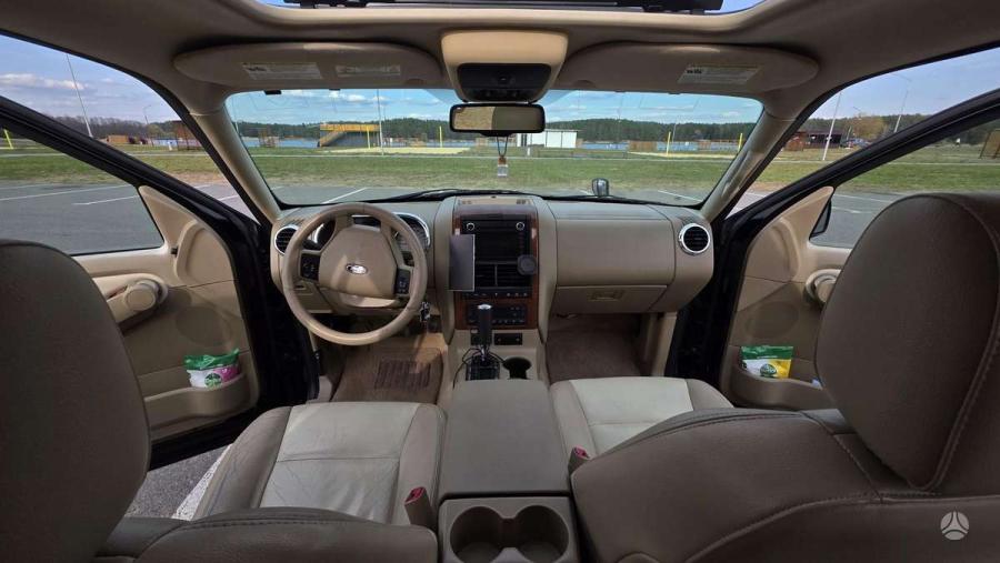 Melns Ford Explorer 2008 Alīta, ar dzinēja tilpumu 4.61 L un nobraukumu 123 tūkst. km par 13000 €, foto 12 vietnē AUTOMOTO.COM.LV
