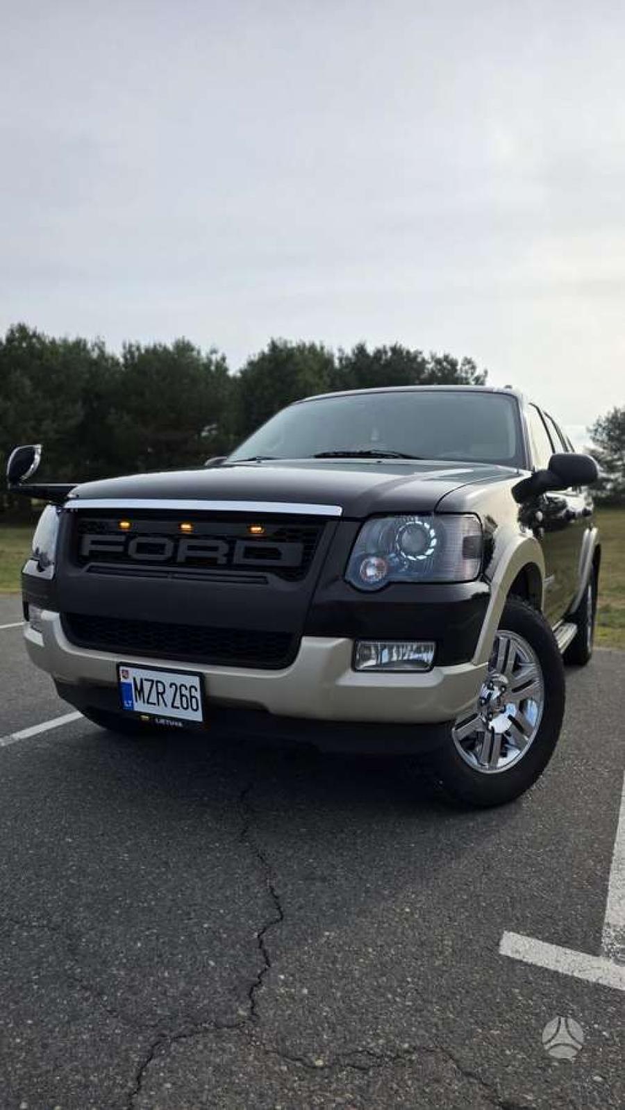 Melns Ford Explorer 2008 Alīta, ar dzinēja tilpumu 4.61 L un nobraukumu 123 tūkst. km par 13000 €, foto 13 vietnē AUTOMOTO.COM.LV
