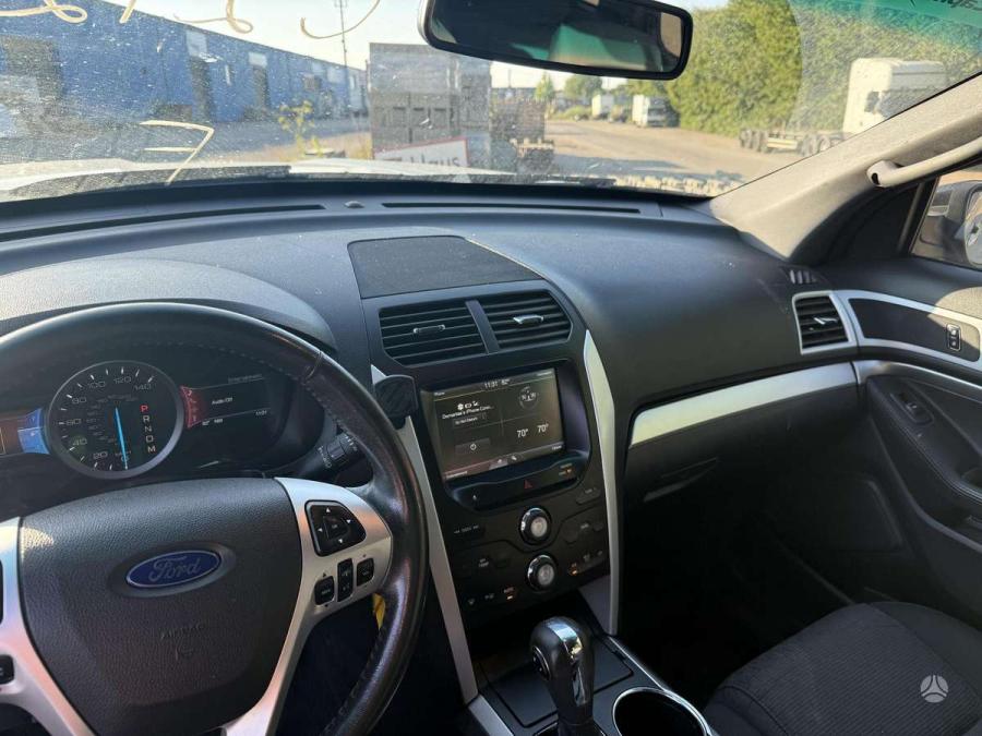 Melns Ford Explorer 2013 Klaipėda, ar dzinēja tilpumu 3.49 L un nobraukumu 250 tūkst. km par 5400 €, foto 10 vietnē AUTOMOTO.COM.LV