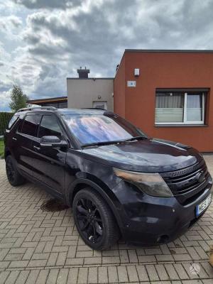 Black Ford Explorer 2015 in Kaunas, with an engine capacity of 3.50 L and mileage of 293 thousand km for 14800 €, photo 4 on AUTOMOTO.COM.LV