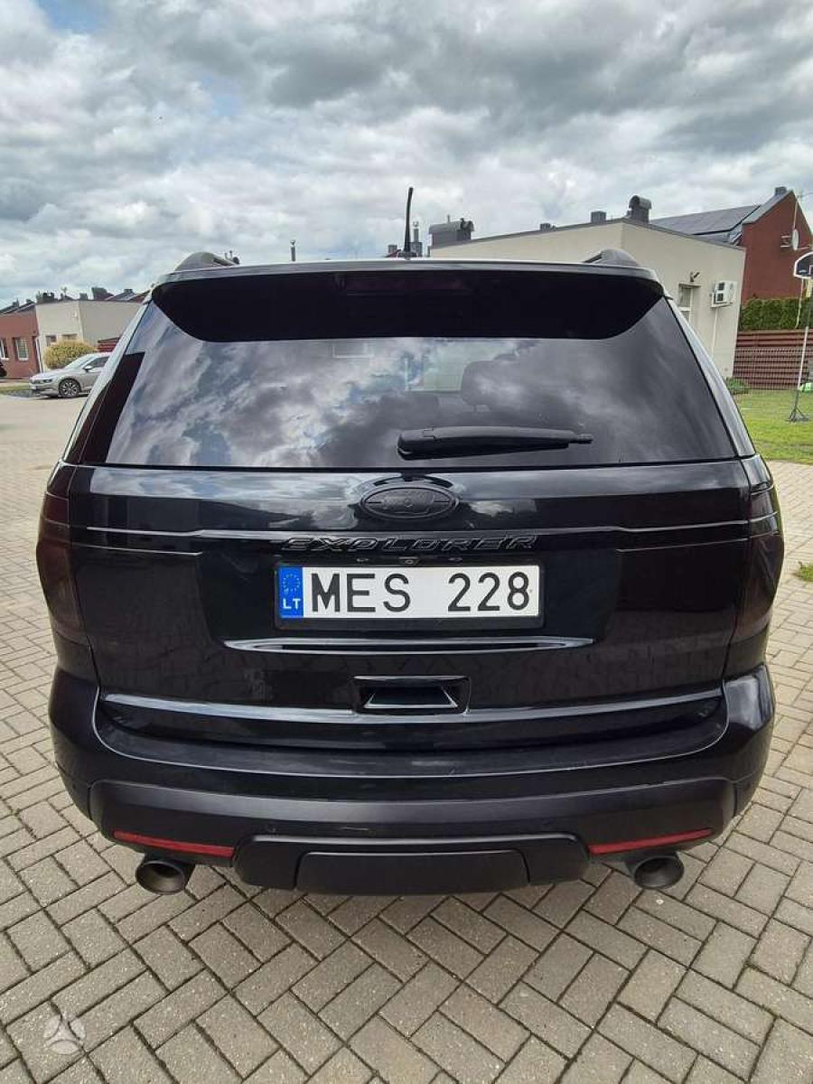 Black Ford Explorer 2015 in Kaunas, with an engine capacity of 3.50 L and mileage of 293 thousand km for 14800 €, photo 5 on AUTOMOTO.COM.LV